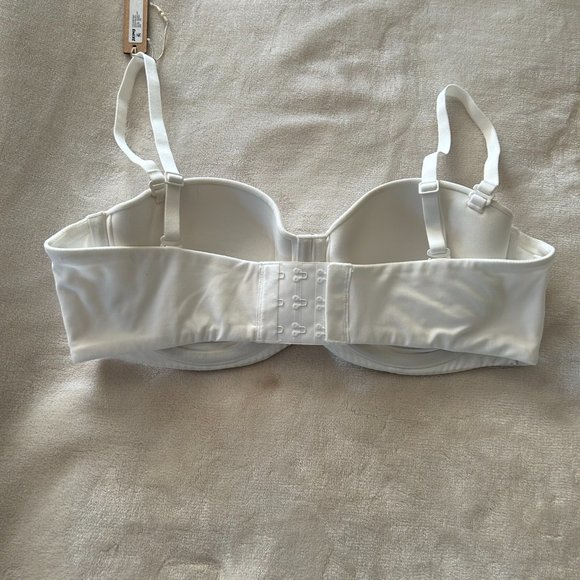 SKIMS | Intimates & Sleepwear | Skims Jelly White Underwire Womens Bra ...